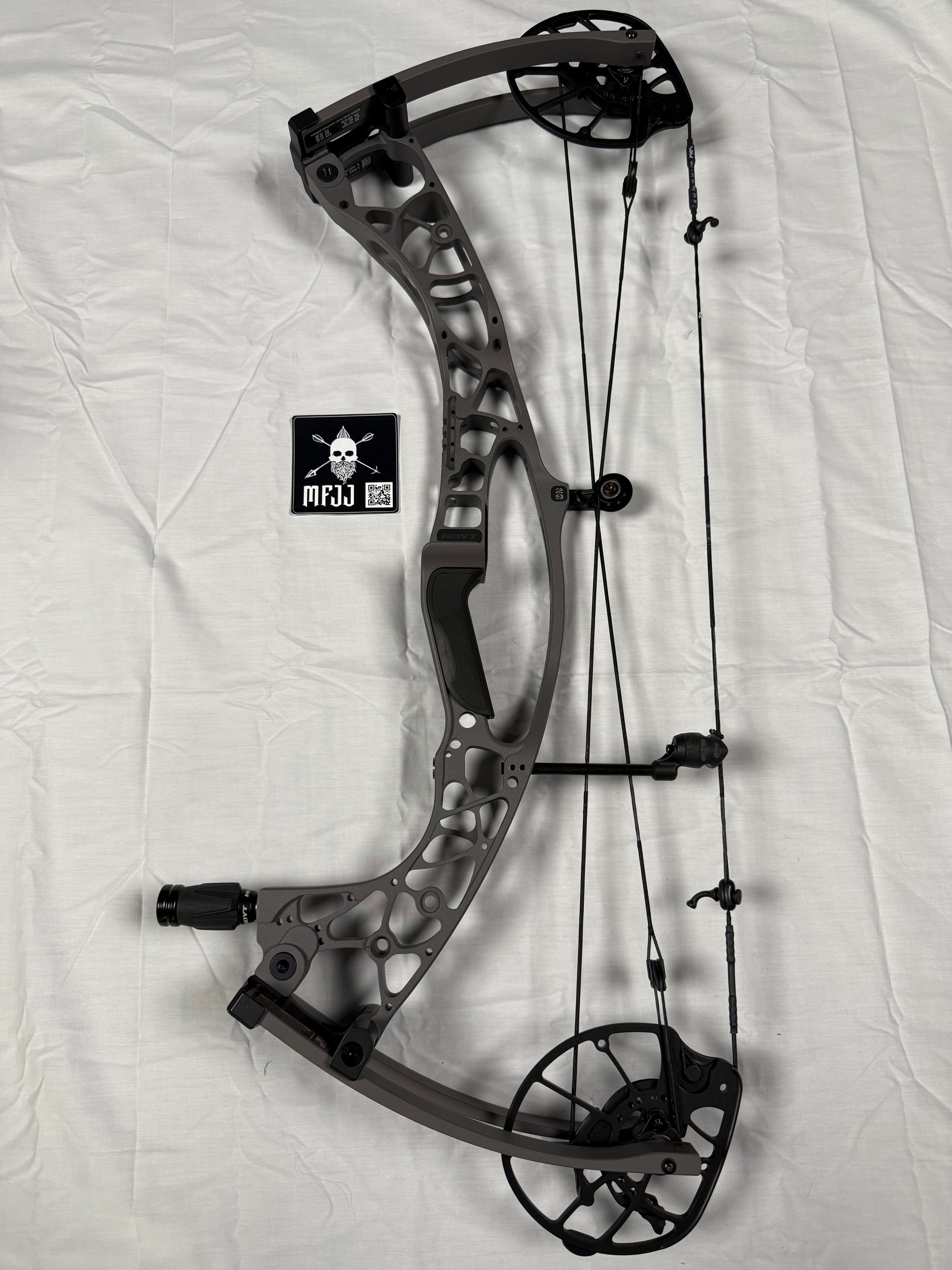 HOYT AX 29 - RH/TOMBSTONE/60-70# - HAX29RHT70 - 1 – Podium Archer