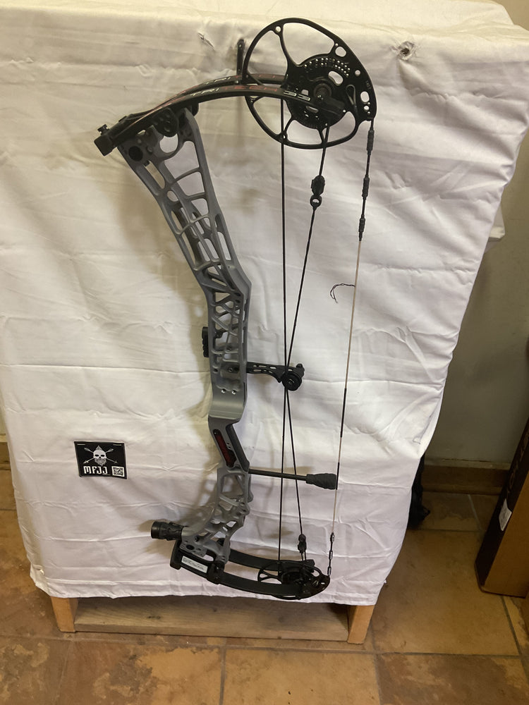 Darton Bows – Podium Archer