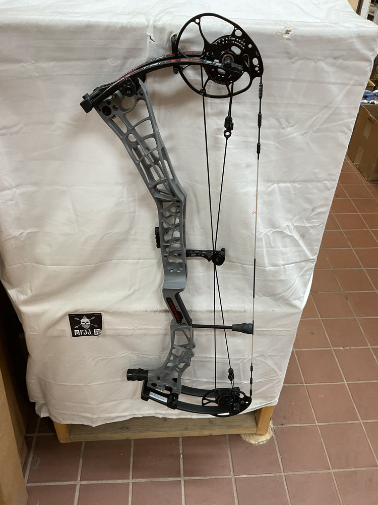 Darton Bows – Podium Archer