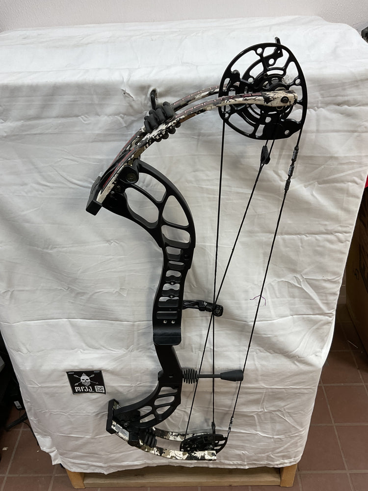 Darton Bows – Podium Archer